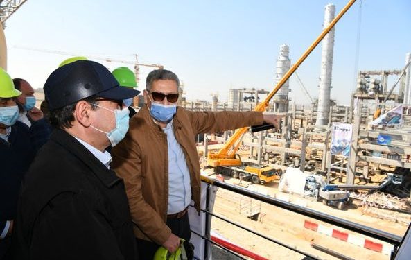 Minister Mulla inspects expansions to Midor refinery - Egyptian Gazette