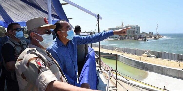 Egypt's PM inspects Al-Mahmoudiya axis in Alexandria - Egyptian Gazette