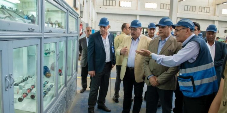 Helwan diesel works inspected - Egyptian Gazette