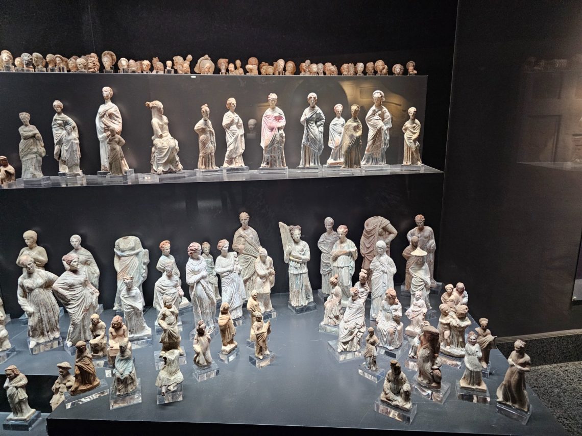 Graeco-Roman Museum: Selfie with a stately statue - Egyptian Gazette