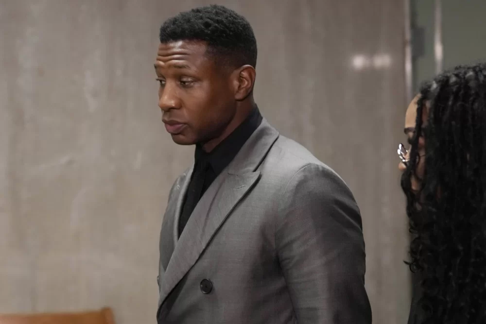 Ex-girlfriend of actor Jonathan Majors files civil suit accusing him of escalating abuse ...