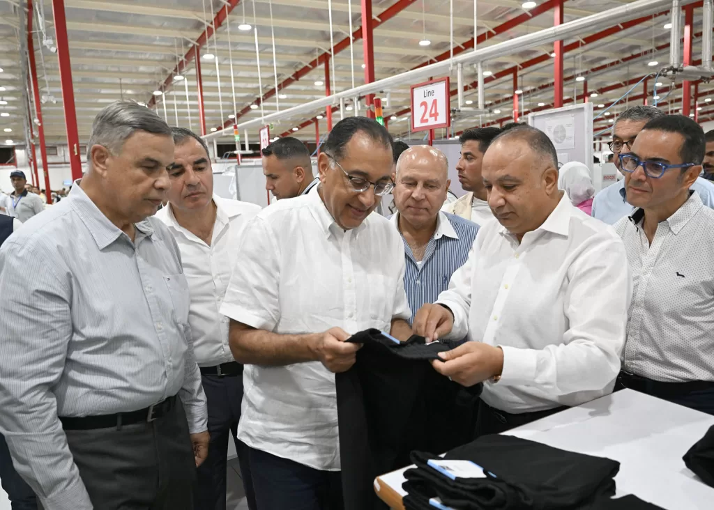 PM inspects Alex Apparels For Readymade Garments - Egyptian Gazette